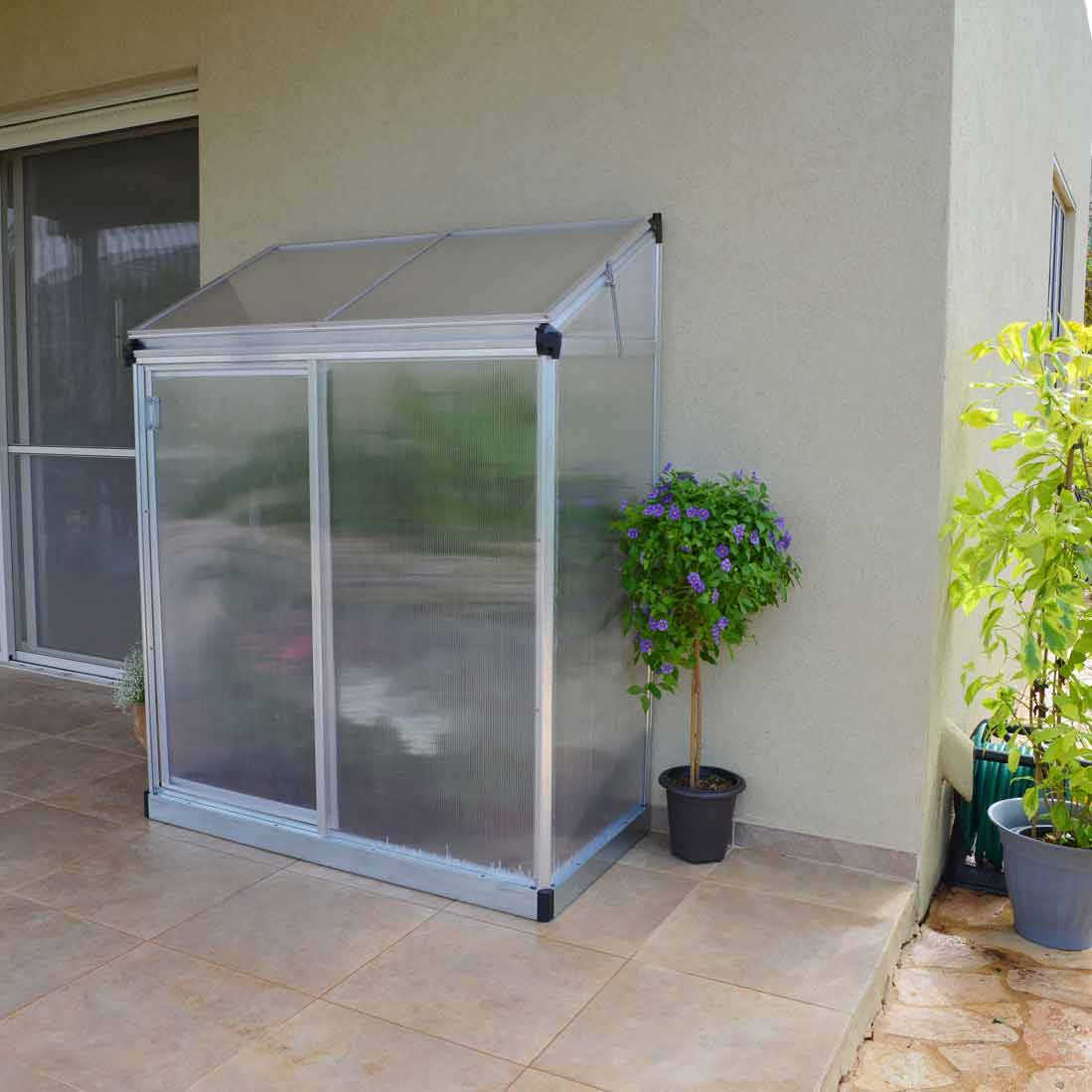 Litet växthus - Odla på liten yta med små växthus | Bygghemma.se